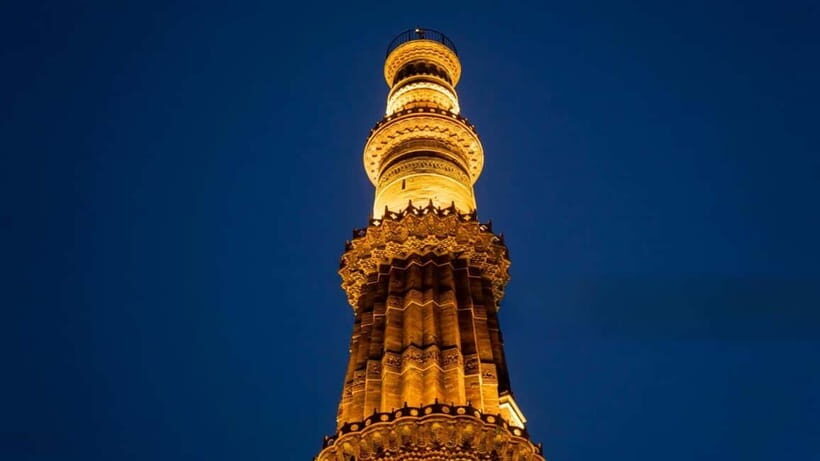 New Delhi: Qutub Minar Light & Sound Show with Dinner - The Experience in Detail
