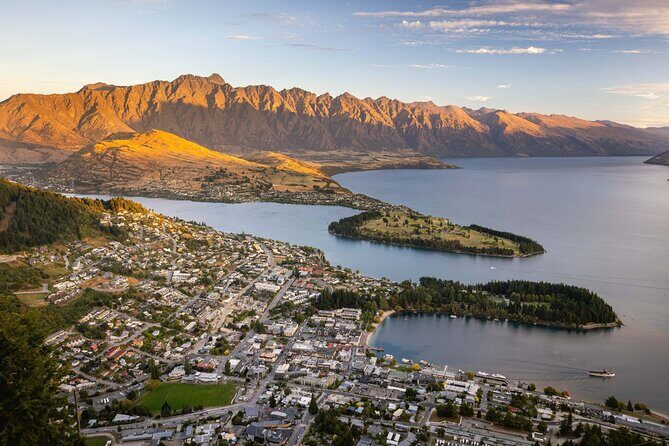 New Zealand Queenstown Airport (ZQN) to Queenstown City Centre - Vehicle Options and Luggage Considerations