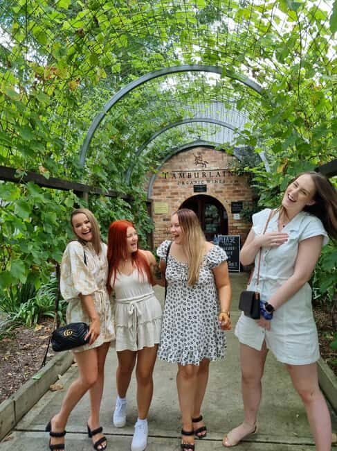 Newcastle: Hunter Valley Wine, Gin, Cheese & Chocolate Tour - Visiting Boutique Wineries
