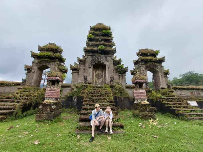 Nort Bali/Munduk:Twin Lakes Jungle Trekking&Canoing - The Experience Through the Eyes of Others