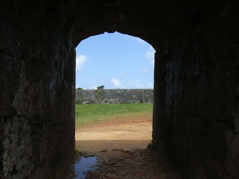 Okinawa: Zakimi Castle and Yuntanza Museum Heritage Tour - Exploring Okinawa’s Heritage: Zakimi Castle and Yuntanza Museum