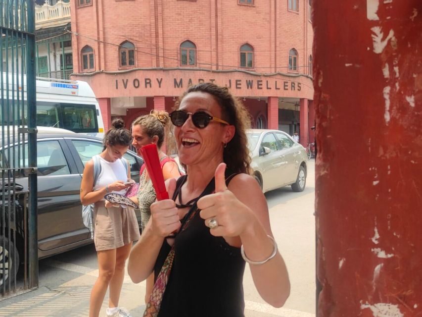 Old Delhi: Walking Tour with Tuk Tuk Ride & Snacks (Español) - Why This Tour Provides Good Value