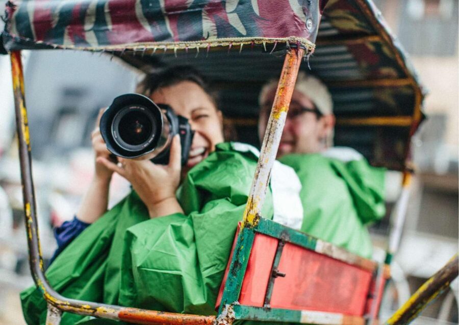 Old & New Delhi: Private Guided City Tour by Car with Snacks - What Travelers Can Expect