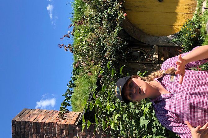 One day Hobbiton Movie set visit from Auckland - Transport and Logistics