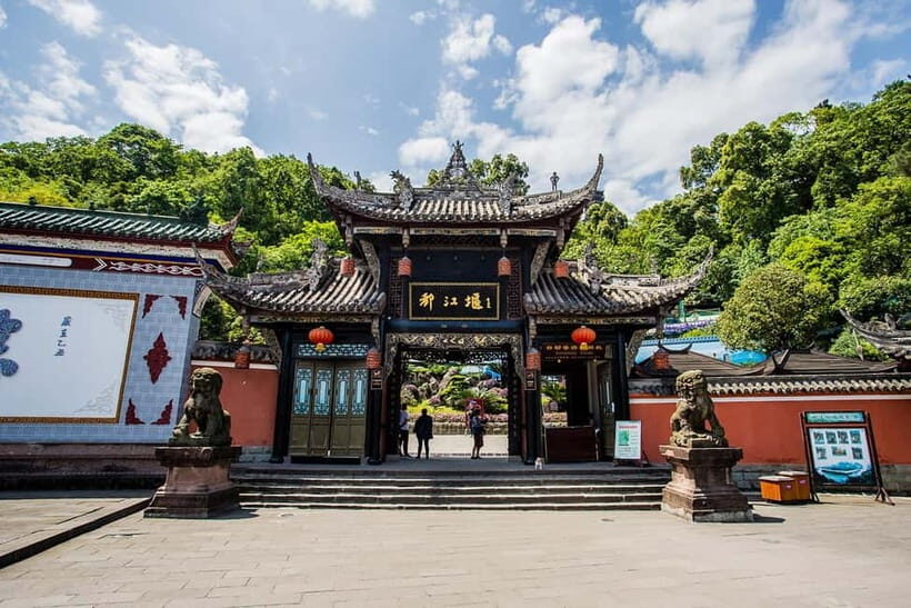 One-Day Tour: Dujiangyan, Mount Qingcheng, Panda Valley - Who Will Enjoy This Tour?