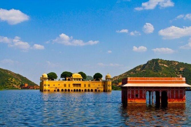 One Way Transfer To/From Udaipur & Jaipur - Authenticity and Experience in Transit