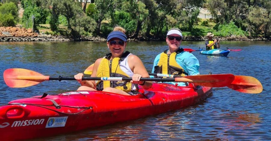 Perth: Swan River Kayaking Tour with Dining and Wine Tasting - Why This Tour Works Well for Different Travelers