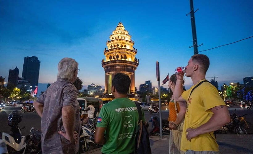Phnom Penh: Evening City Tour by Tuk Tuk with 1 Dinner - A Detailed Look at the Itinerary