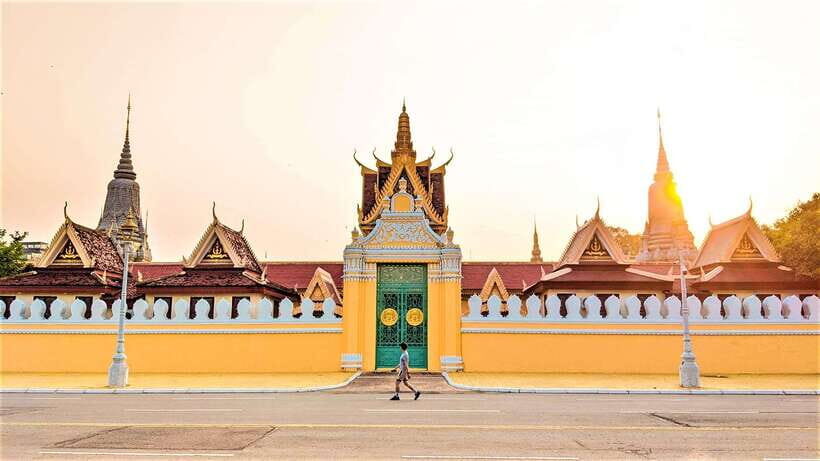 Phnom Penh Full Day Private Tour with All Admission Tickets - The Experience in Practice: What You Can Expect