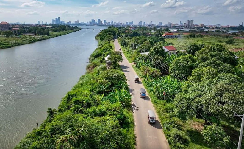 Phnom Penh Haft Day Tour to Silk Island by Tuk Tuk - Exploring Silk Island: What You Can Expect
