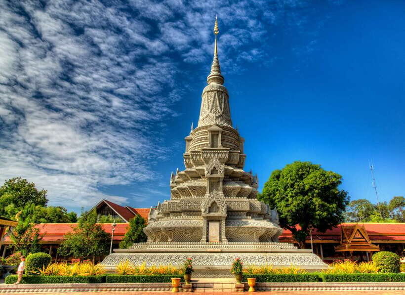Phnom Penh: Private Walking Tour with a Local - Analyzing the Value