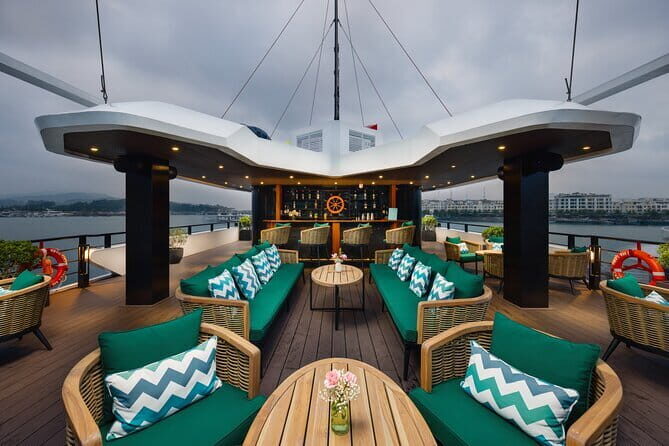 Premium Lan Ha Bay Day Tour Departure from Hanoi - Cruising Halong Bay and the Transition to Lan Ha Bay