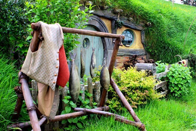 Private 2 Day Tour: Hobbiton, Waitomo, Rotorua Geothermal & Hamilton Gardens - What the Reviews Say