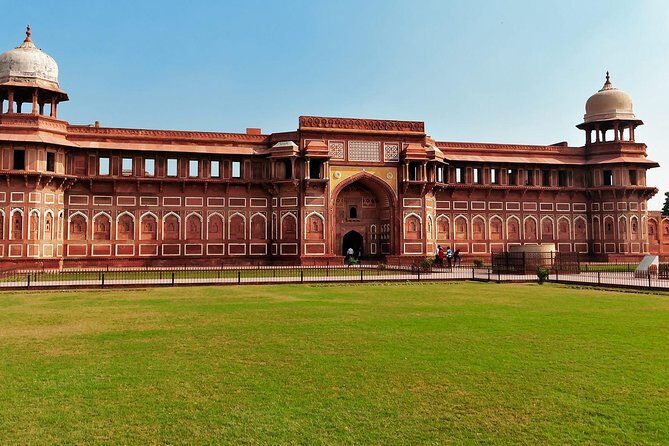 Private Agra Tour with Taj Mahal Ex Delhi - Discover the Agra Fort: Mughal Grandeur in Brick and Stone