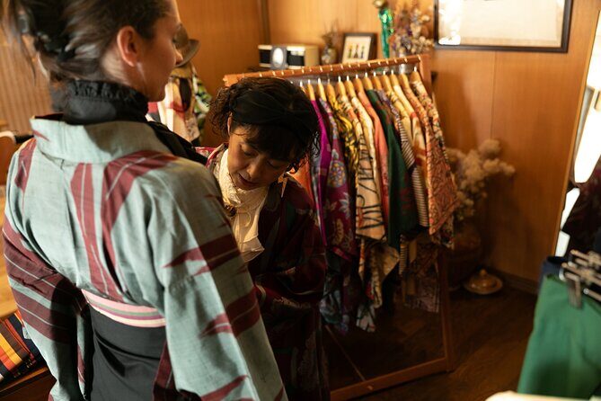 Private Antique Kimono and Hakama Dressing at a Hidden Salon - Who Should Consider This Tour?