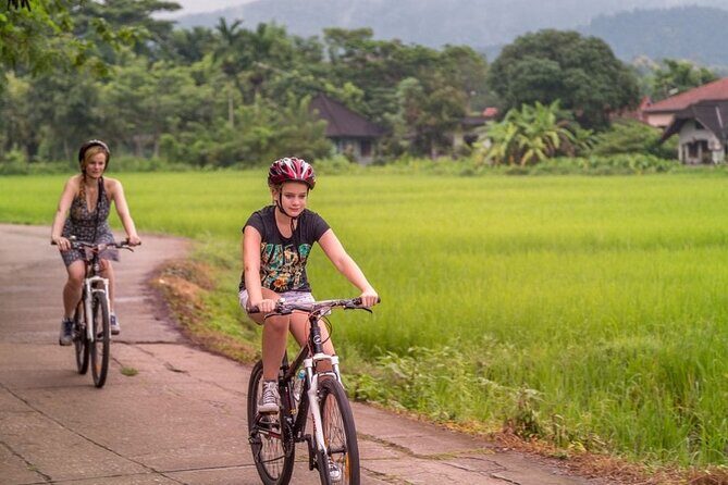 Private Bicycle Tour to Chiang Mai and Thai Cooking Class - Analyzing the Value