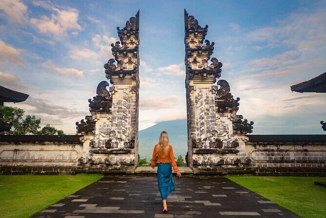 Private CAR CHARTER Service 10 hours PER DAY - Why Consider a Private Car Charter in Bali?