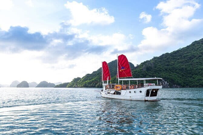 Private Day Cruise, Fishing Village and Kayak in Bai Tu Long - The Value of This Tour