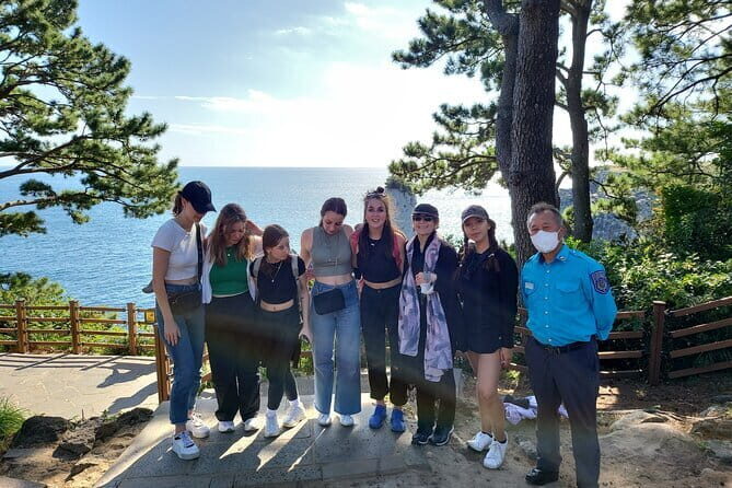 Private Day South and West Tour For Cruise Customers in Jeju - Exploring the Highlights of Jeju