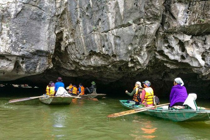 Private full day Mua Cave-Tam Coc-Bich Dong pagoda hiking, trekking, boat tour - Who Should Consider This Tour?