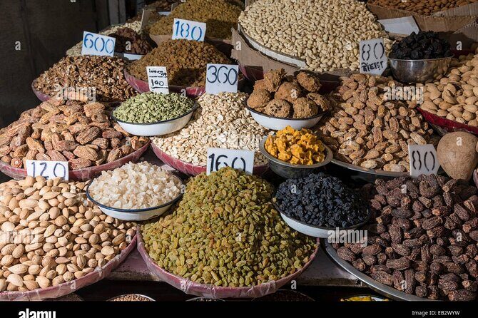 Private Full Day New Delhi And Old Delhi Customized Shopping Tour - Transport and Comfort: What to Expect