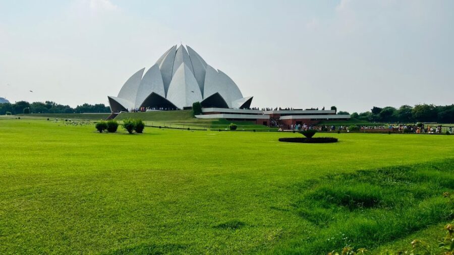 Private Full Day Old Delhi and New Delhi Tour By Car - Midday: Transition to New Delhi