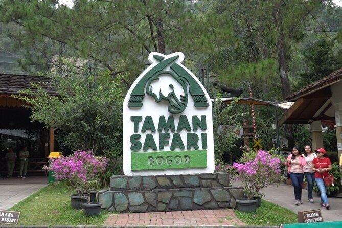 Private guided puncak day tour;Solo;Small Group - Who Should Consider This Tour?