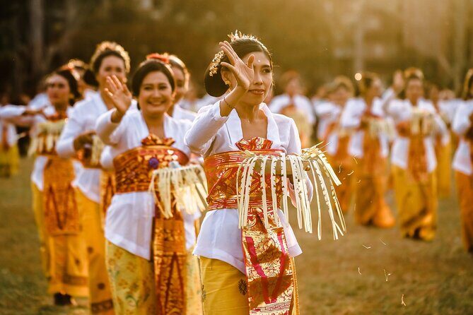 Private Guided Romantic Walking Tour of Bali - Exploring the Itinerary in Detail