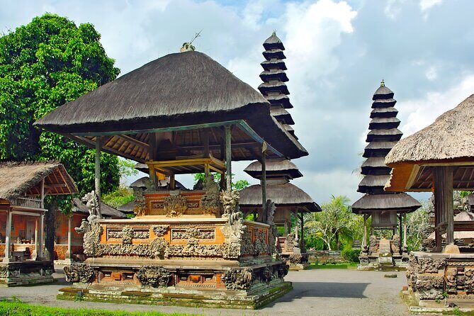 Private Half-Day Tour: Tanah Lot Sunset Tour with Dinner Packages - Taman Ayun Temple: A Sojourn into Bali’s Royal Heritage