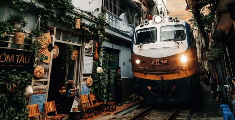 Private: Hanoi Street Food Exploration and Train Street Trip - A Closer Look at the Experience