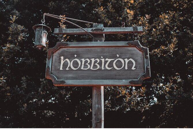 Private Hobbiton Tour from Auckland - Exploring Hobbiton: Enter Middle-earth