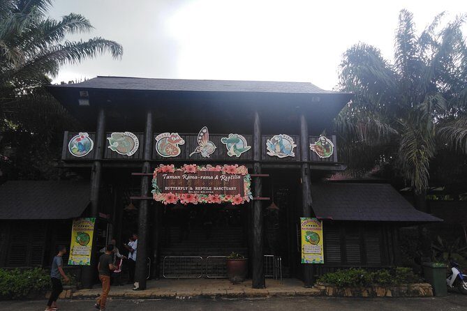 Private Malacca Day Trip (Price Based Per Car) - Transportation and Logistics