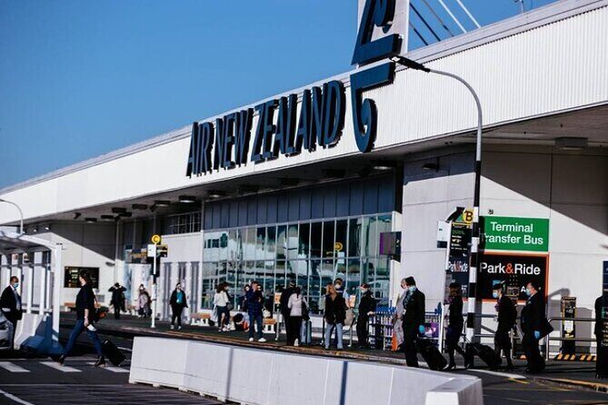 Private One-Way Transfer: Auckland Airport to Auckland City Hotel - The Booking Experience and Flexibility