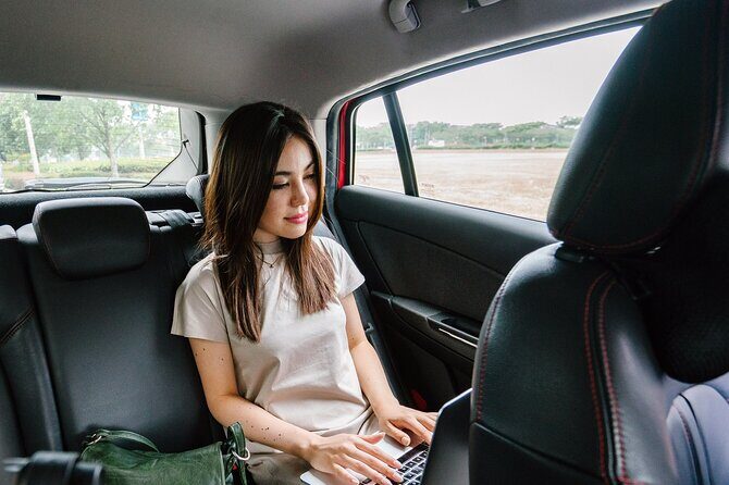 Private Premium Transport TO Sydney Airport (T1, T2 and T3) - Vehicle and Comfort Features