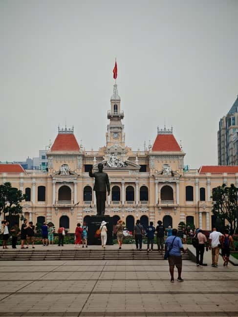 Private Saigon Highlights Tour by Car  Flexible Half Day - Delving into Saigon’s War Stories and Spiritual Heart