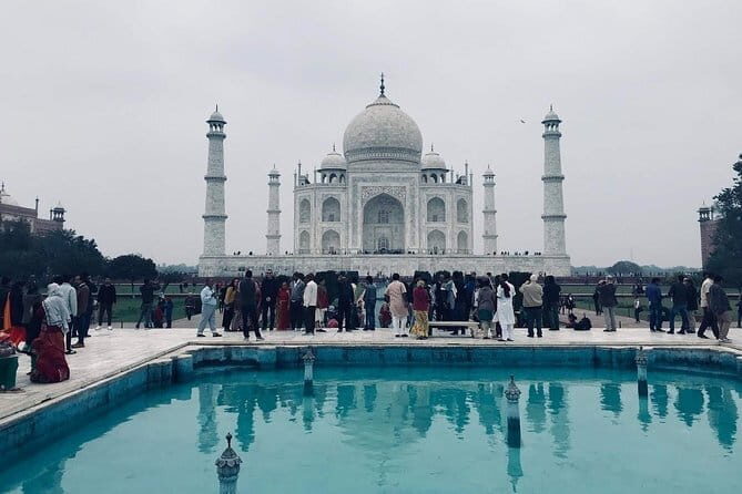 Private Taj Mahal Tour By Gatimaan Train/Rail All Inclusive - Exploring Agra Fort