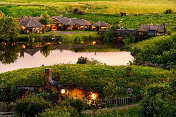 Private tour - Hobbiton Movie Set Evening Banquet Return from Auckland - Practical Details and Tips