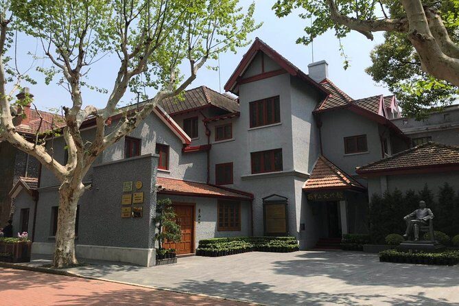 Private Tour of Shanghai Propaganda Poster Art Centre, Yu Garden and Fuxing Park - The Historical Residence of Sun Yat-sen