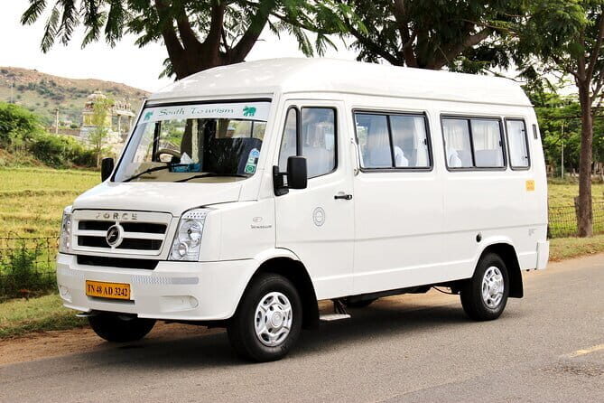 Private Transfer from Cochin to Alleppey or Kumarakom Hotel - The Vehicle & Service Quality