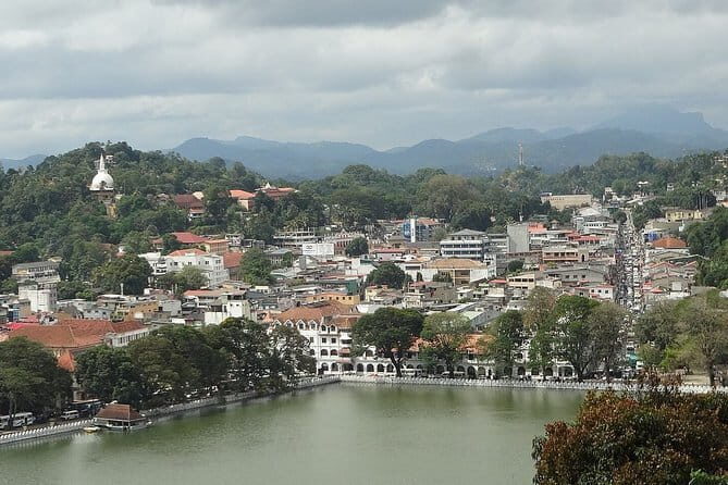 Private Transfer from Sri Lanka Colombo Airport (CMB) to Giritale - Booking and Flexibility