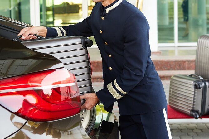 Private Transfer: Shanghai Hotels to Shanghai Hongqiao Airport - The Drive and Duration