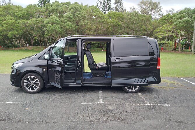 Private Transfer Tontouta Airport - The Vehicle & Comfort