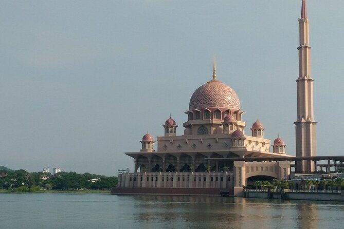 Putrajaya City Tour from Kuala Lumpur including Sightseeing Cruise - Who Should Consider This Tour?