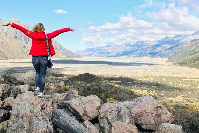 Queenstown to Christchurch One-Way Tour via Mt Cook & Lake Tekapo - Detailed Breakdown of the Itinerary