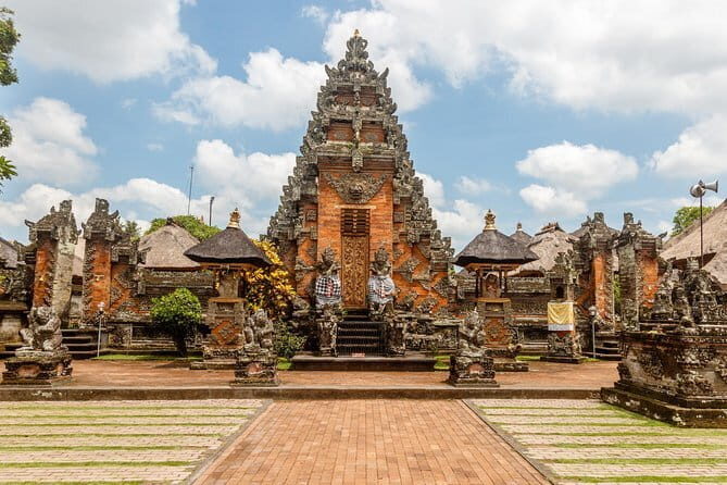 Real Bali Swing & Ubud Private Group Tour  Full Day - The Main Event: Bali Swing and Tegalalang Rice Terrace