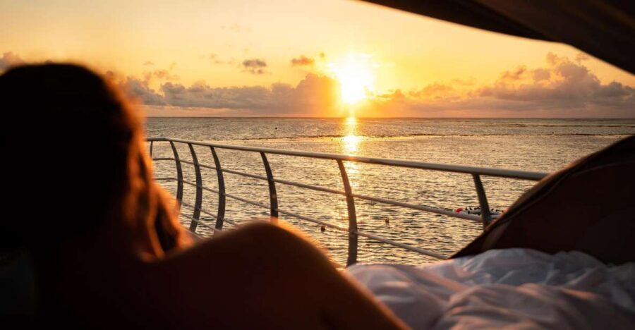 Reef Sleep: 2-Day Great Barrier Reef Pontoon & Gourmet Meals - Who Is This Tour Best Suited For?
