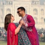 Rent a sari or kurta pajama for Taj Mahal visit & picture - The Experience in Practice