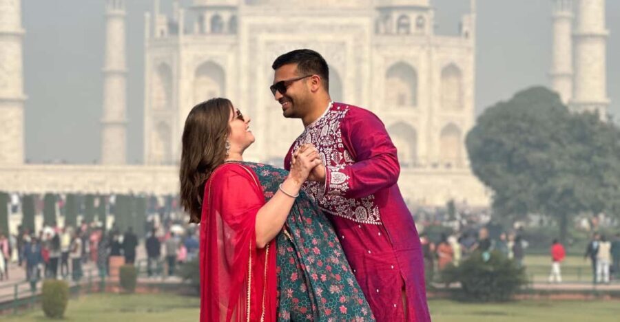 Rent a sari or kurta pajama for Taj Mahal visit & picture - The Experience in Practice