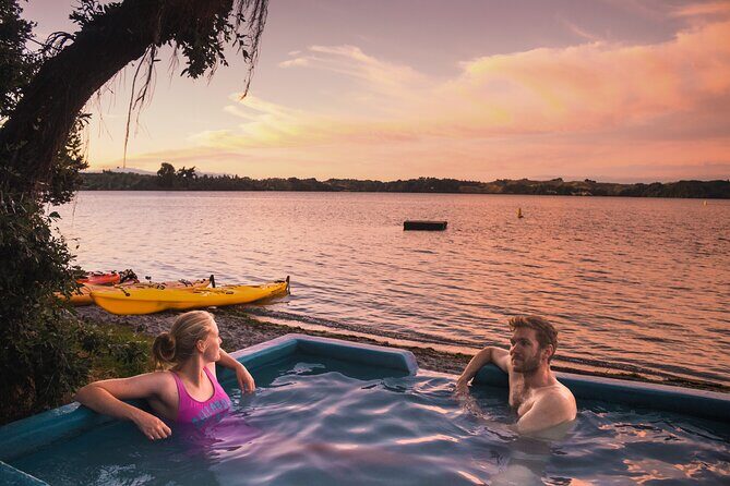Rotorua: Evening Starlight Gourmet Kayak Tour Glowworms - An Authentic, Well-Rounded Experience