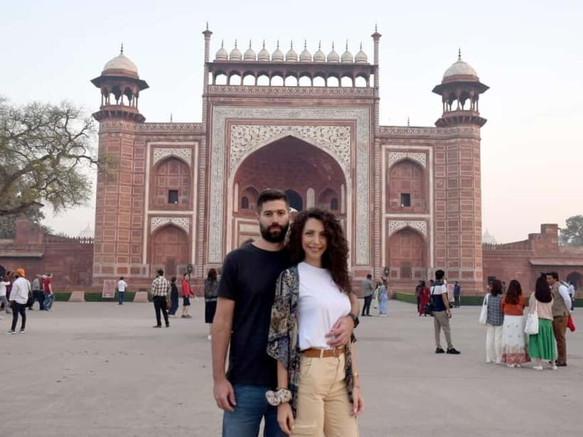 Same Day Taj Mahal/Agra Tour From Mumbai with Return Flights - What Sets This Tour Apart?